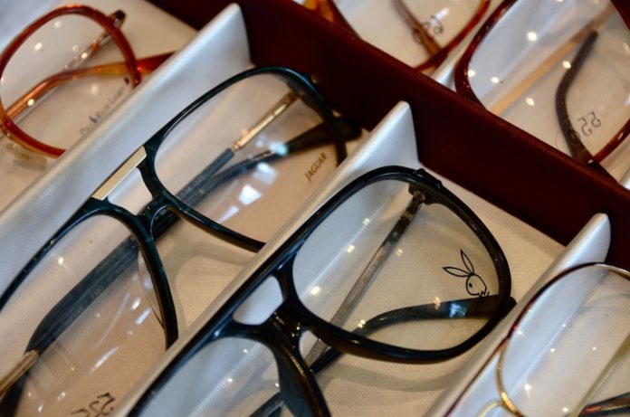 Name of best Brand Eyeglasses | Luster Eyes